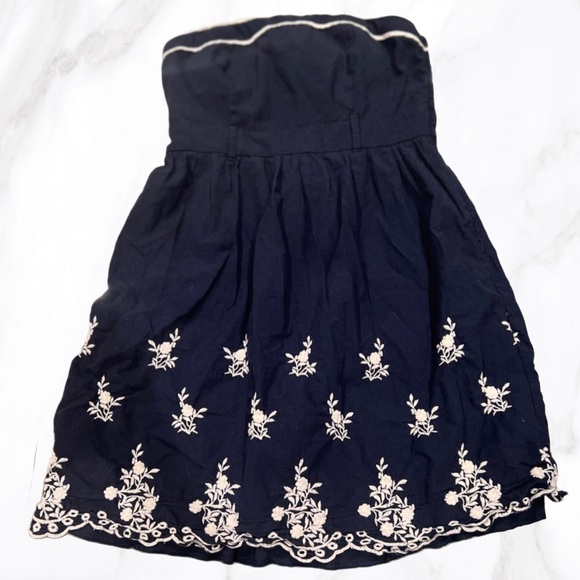 City Triangles | Dresses | City Triangles Strapless Mini Dress | Poshmark